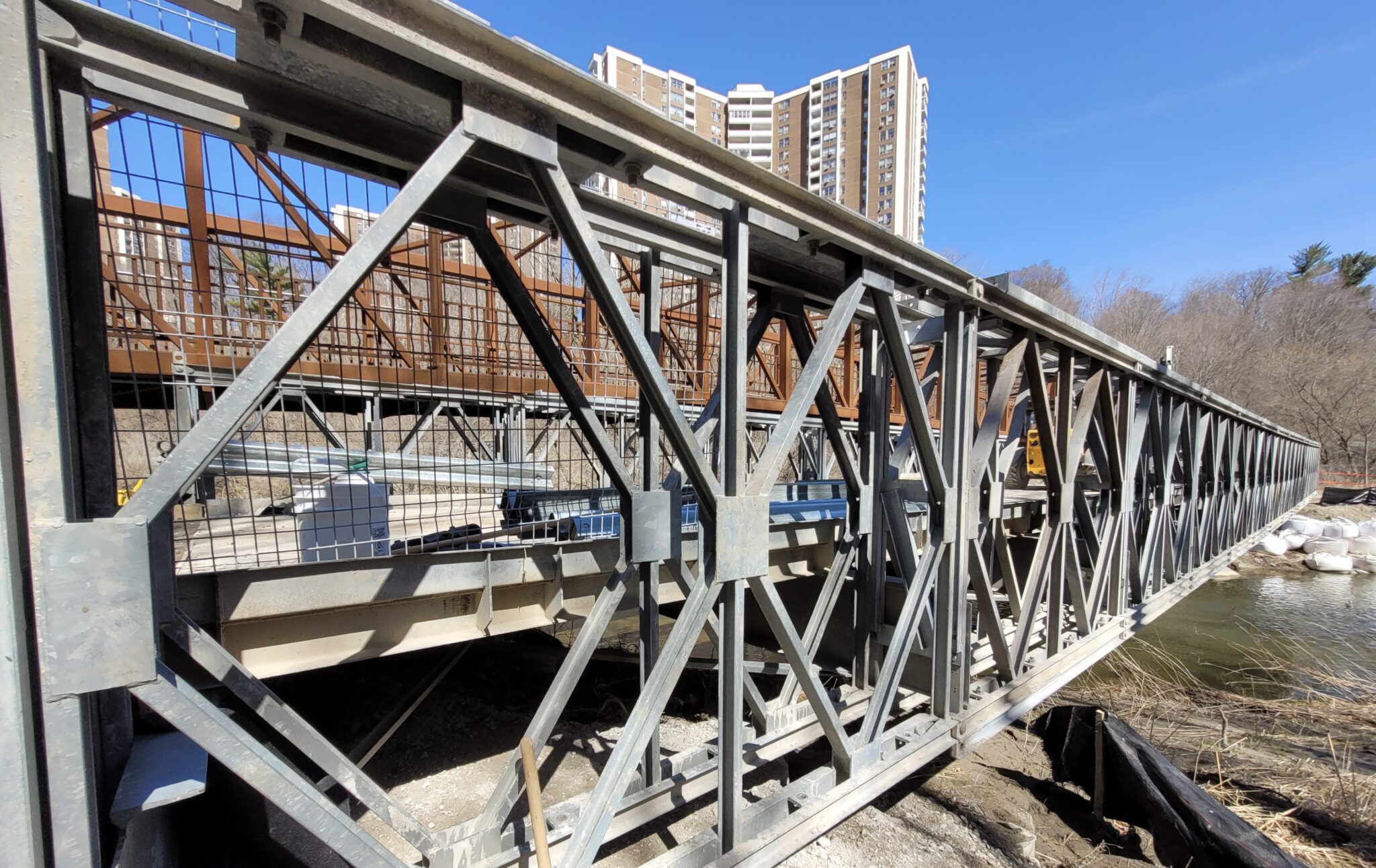 Algonquin Modular Panel Bridge System cantilever launches over Toronto ...